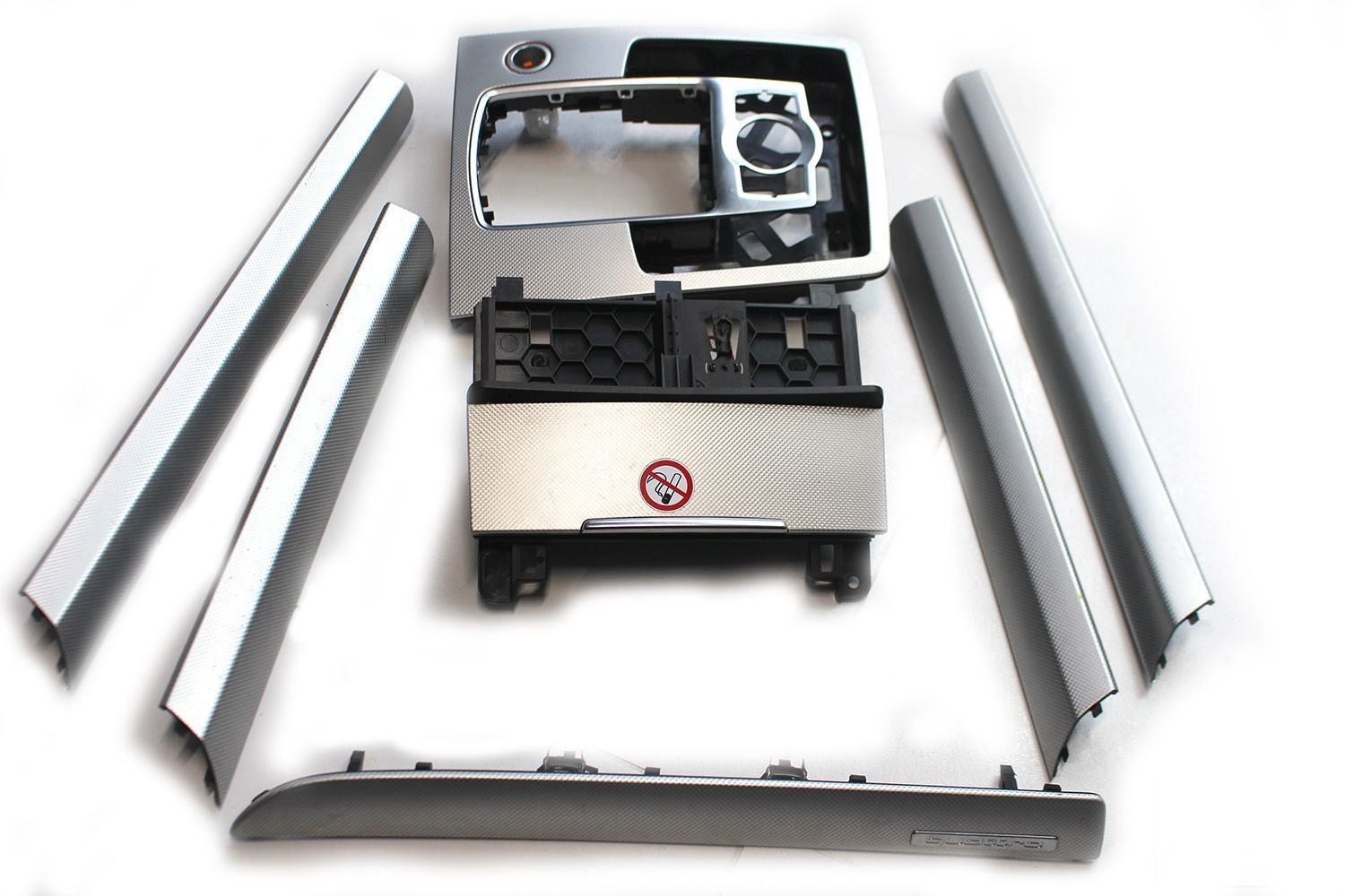 Listwy ozdobne, osłony, zaślepki