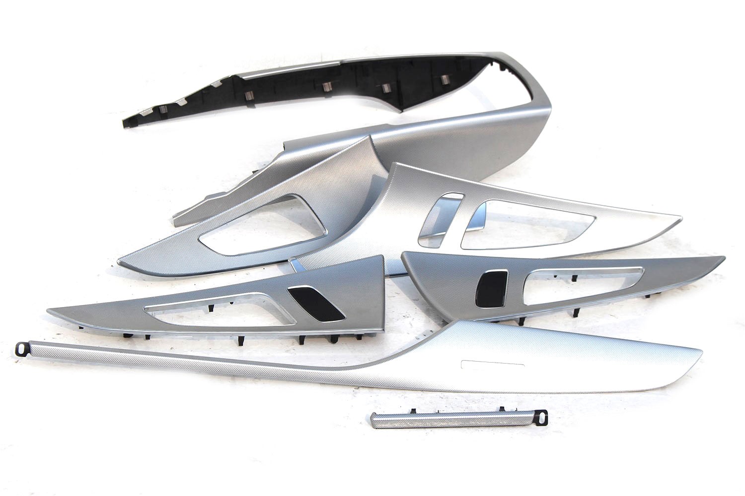 Listwy ozdobne, osłony, zaślepki