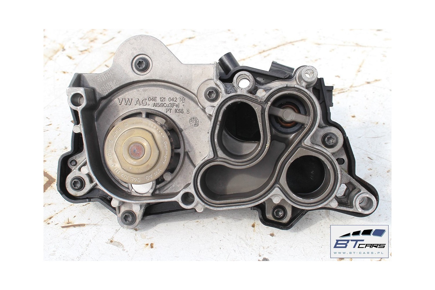 AUDI A3 E-TRON TERMOSTAT POMPA WODY 04E121042M 04E 121 042 M 04E121121